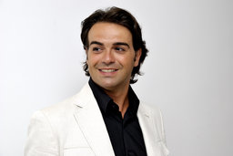 Leonardo Caimi, Tenor - Biography, Performances, Videos and Repertoire ...