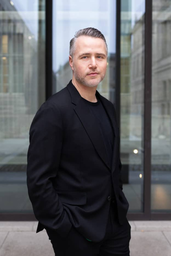 Simon Wallfisch, Bariton - Ansehen 4 Videos An Operabase