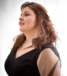 Angela Meade, Soprano - Biography, Performances, Videos and Repertoire ...