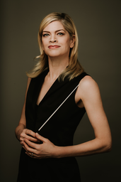 Keri-Lynn Wilson, Conductor - Biography, Performances, Videos and Roles ...