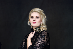 Sarah Traubel, Soprano - Biography, Performances, Videos and Roles ...