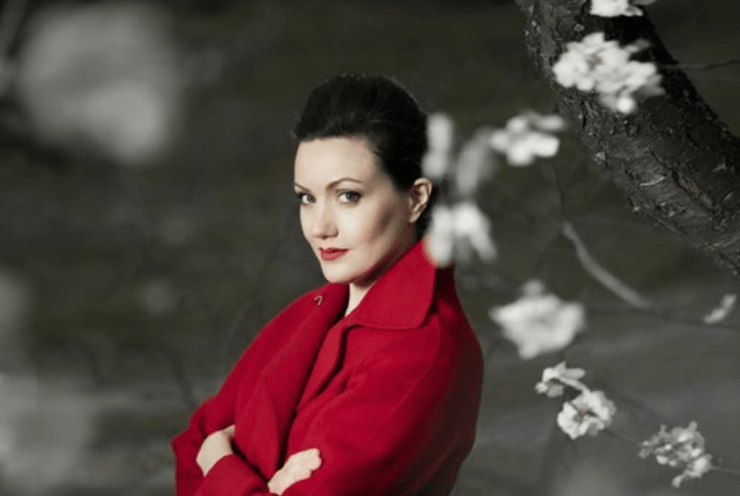 Julie Fuchs, Soprano - Biography, Performances, Videos and Repertoire ...