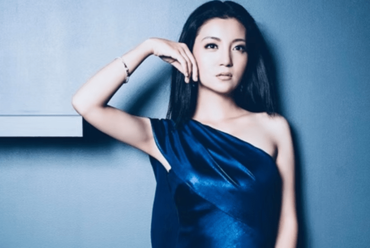 Mei Gui Zhang, Soprano - Biography, Performances, Videos and Repertoire ...