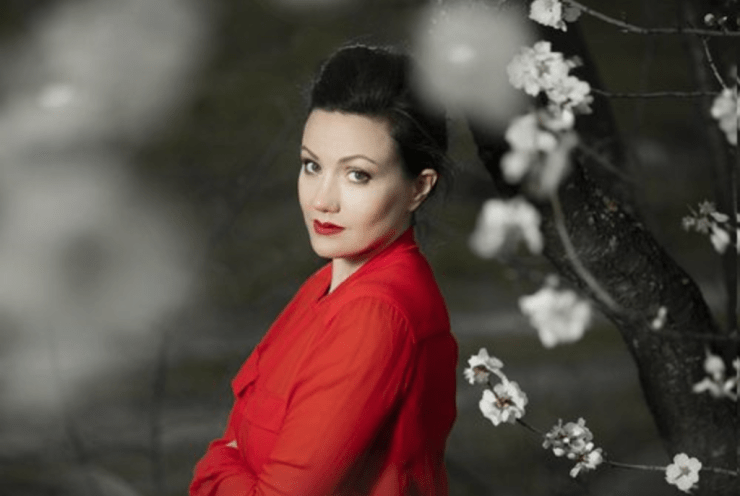 Julie Fuchs, Soprano - Biography, Performances, Videos and Repertoire ...